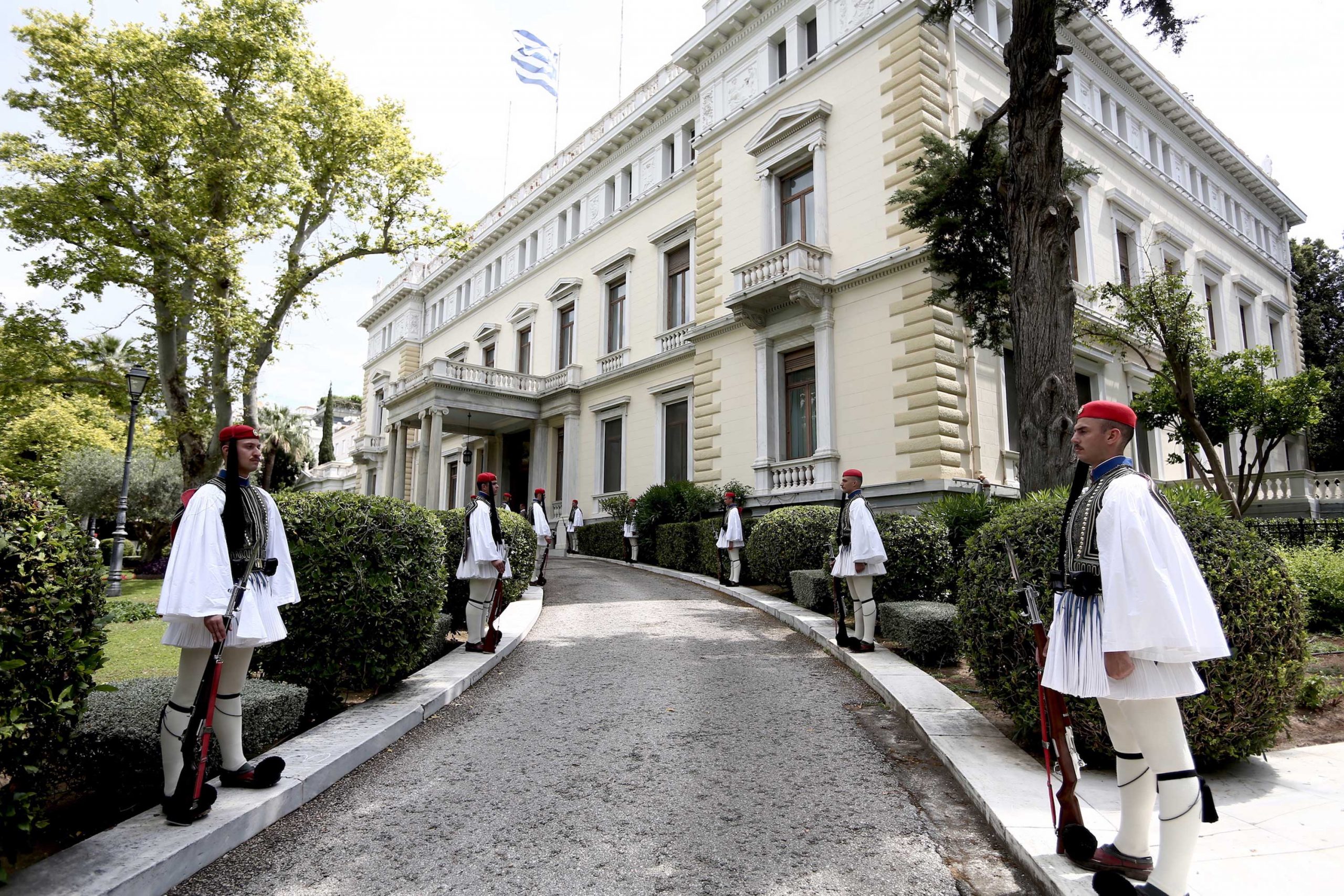 Προεδρική Φρουρά: Η 155χρονη ιστορία των Ευζώνων σε μία ιστοσελίδα ...