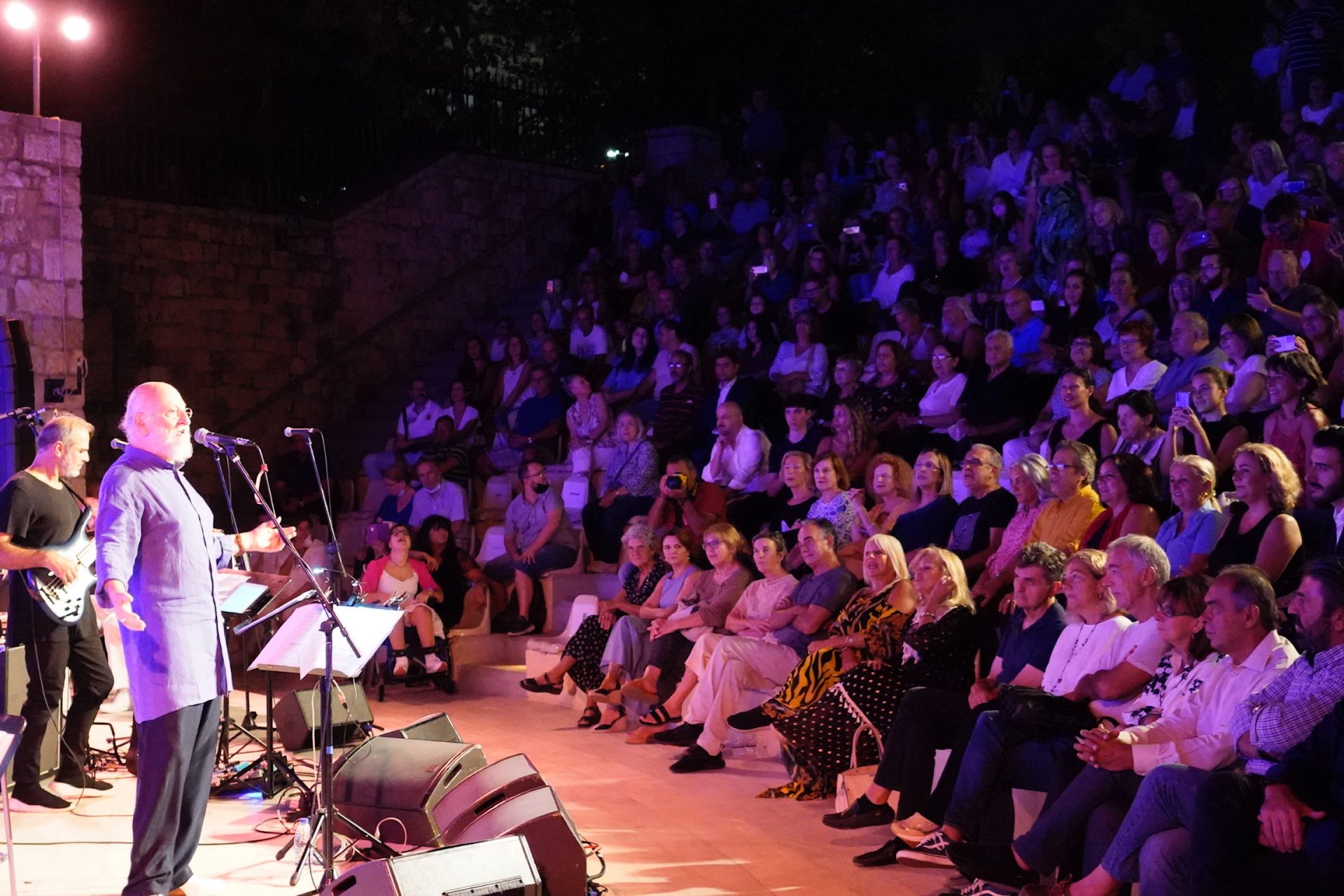 Στο Ανοιχτό Θέατρο «Μίκης Θεοδωράκης» για τη συναυλία του Διονύση ...