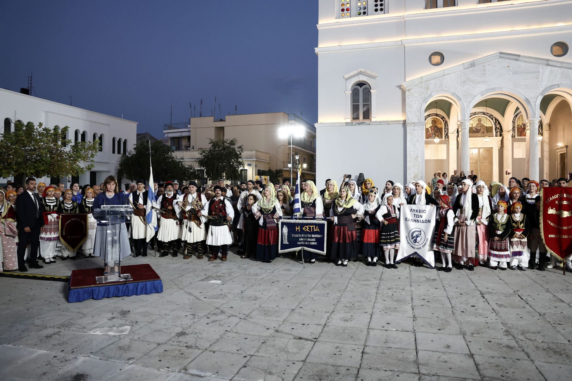 Χαιρετισμός σε πολιτιστική εκδήλωση στην κεντρική πλατεία Πύργου - Aρχική