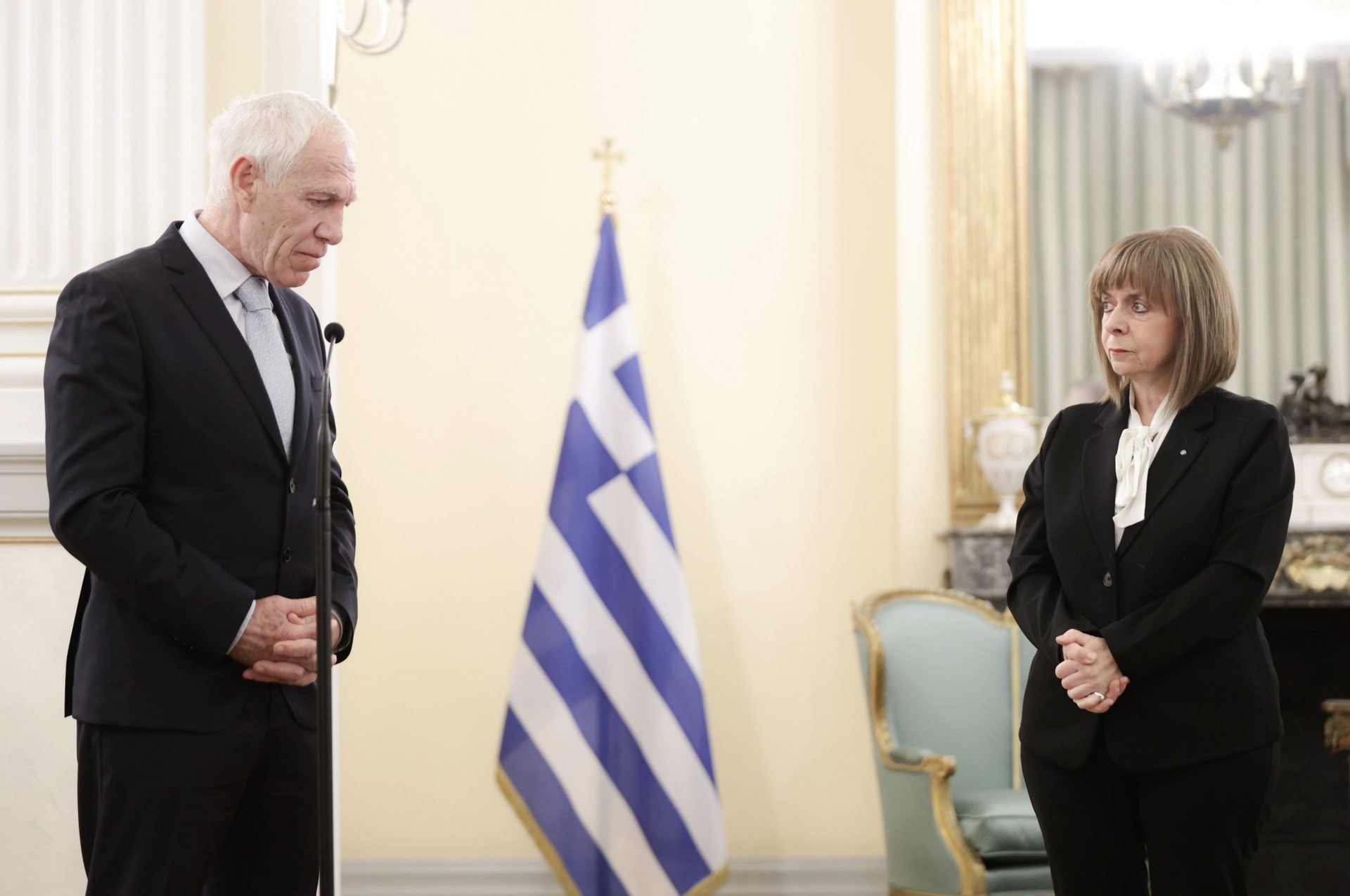 Τελετή επίδοσης παρασήμων - Aρχική