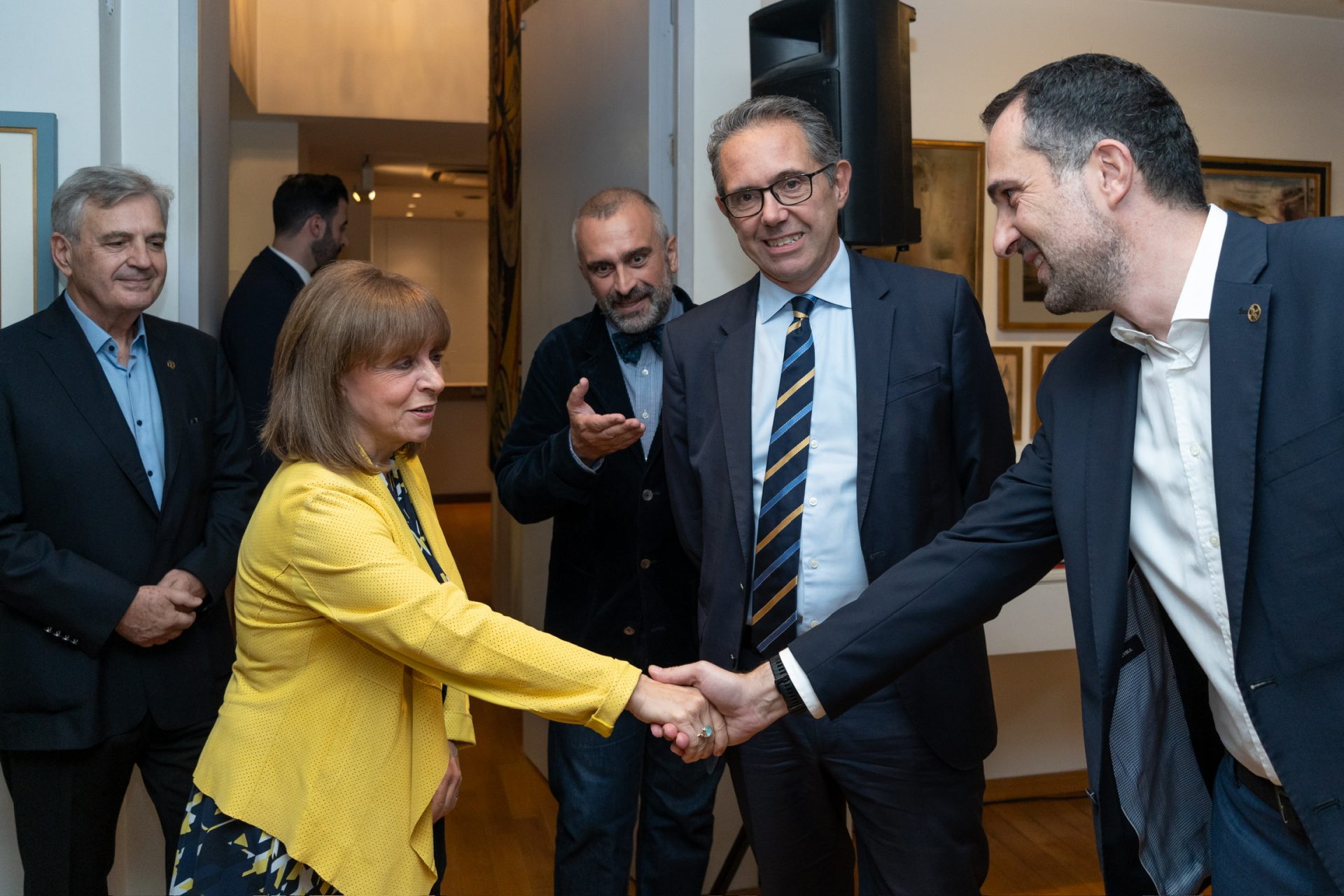 Στα εγκαίνια της έκθεσης «Γιώργος Σεφέρης. Εξήντα χρόνια από το βραβείο ...