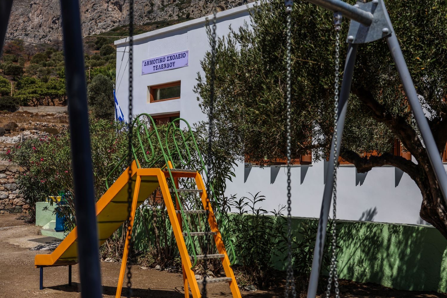 Επίσκεψη στο Δημοτικό Σχολείο Τελένδου για την έναρξη της σχολικής ...