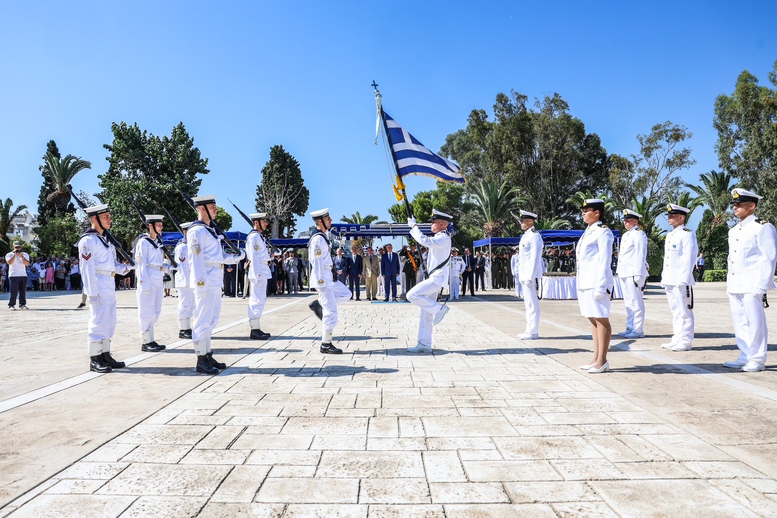 Τελετή ορκωμοσίας των νέων Σημαιοφόρων του Πολεμικού Ναυτικού και του ...