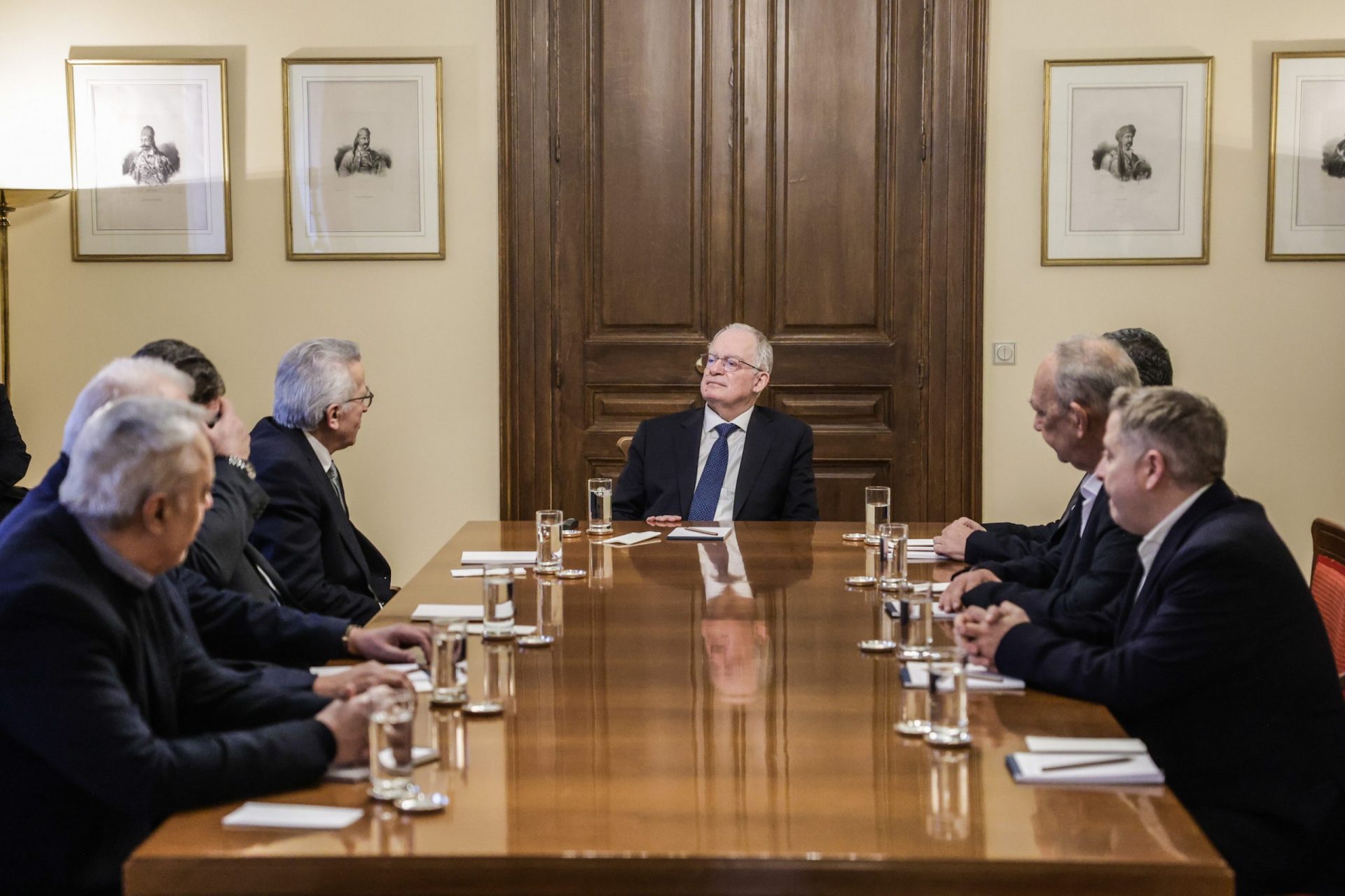 Συνάντηση με εκπροσώπους της Γ.Σ.Ε.Ε. - Aρχική - Προεδρία της Δημοκρατίας